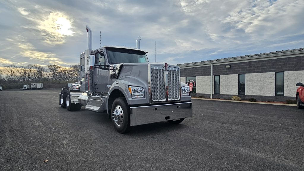 2025 KENWORTH W990 - KWPA